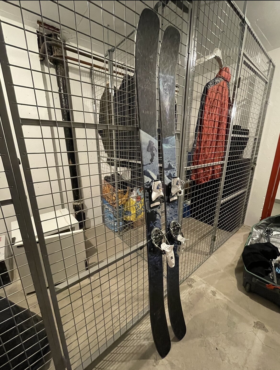 Säljes: Moment Wildcat 108 med Look Pivot 18 - Freeride