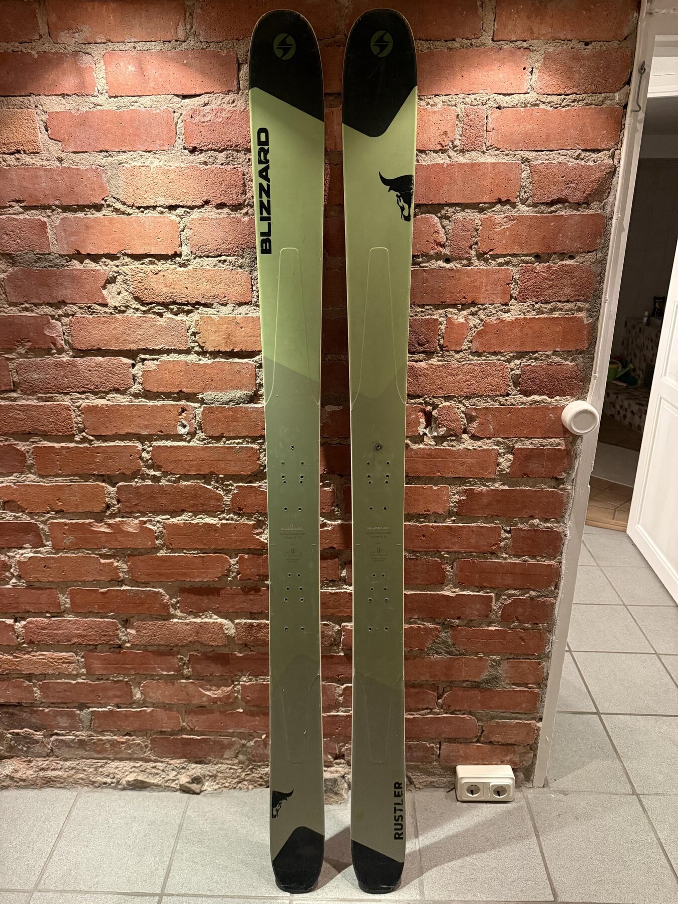 Säljes: Blizzard Rustler 11 188cm 2019 - Freeride