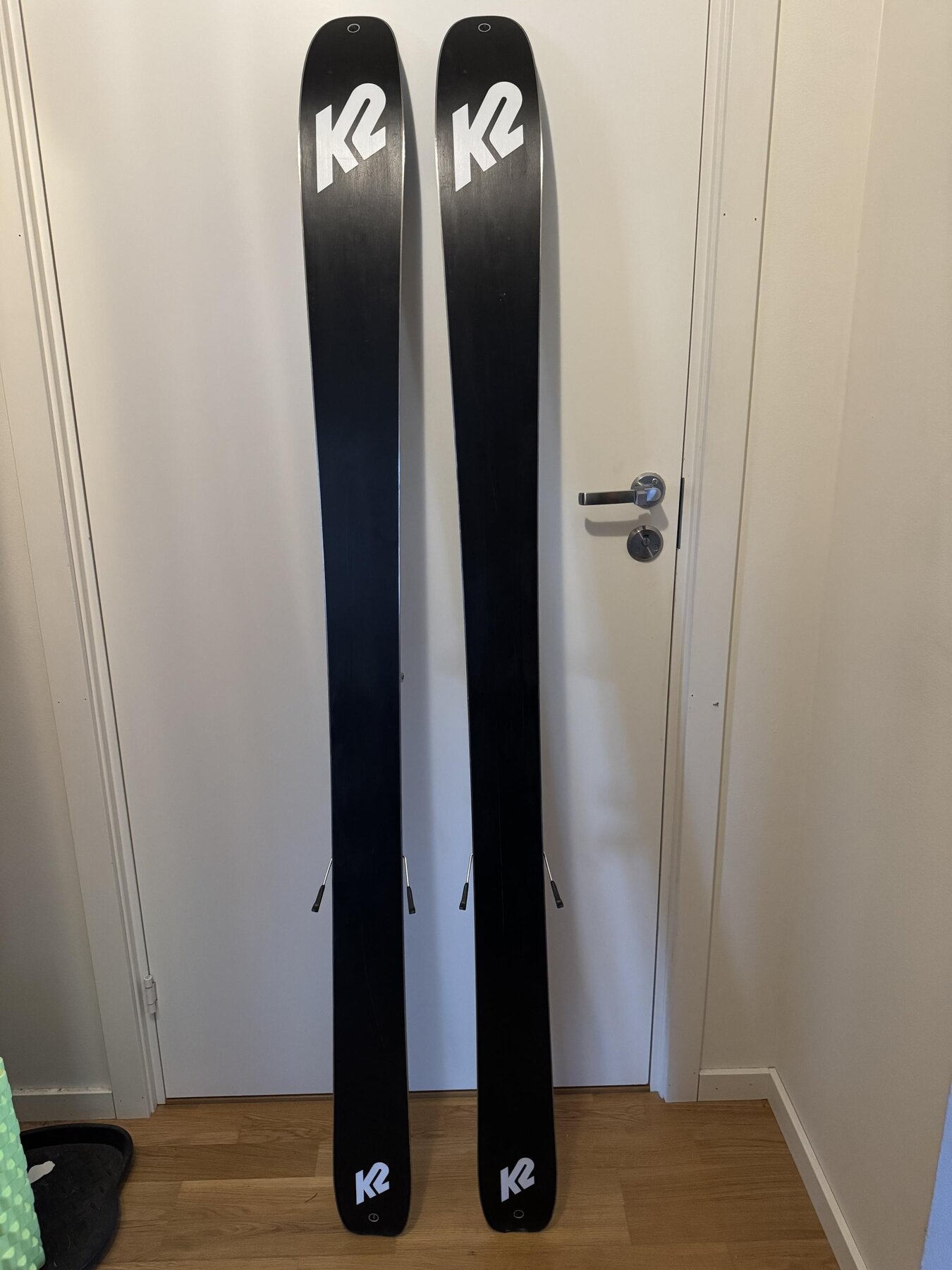 Säljes: K2 Talkback 96 163 cm – 2021 med ATK Crest 10 bindning + hudar ...