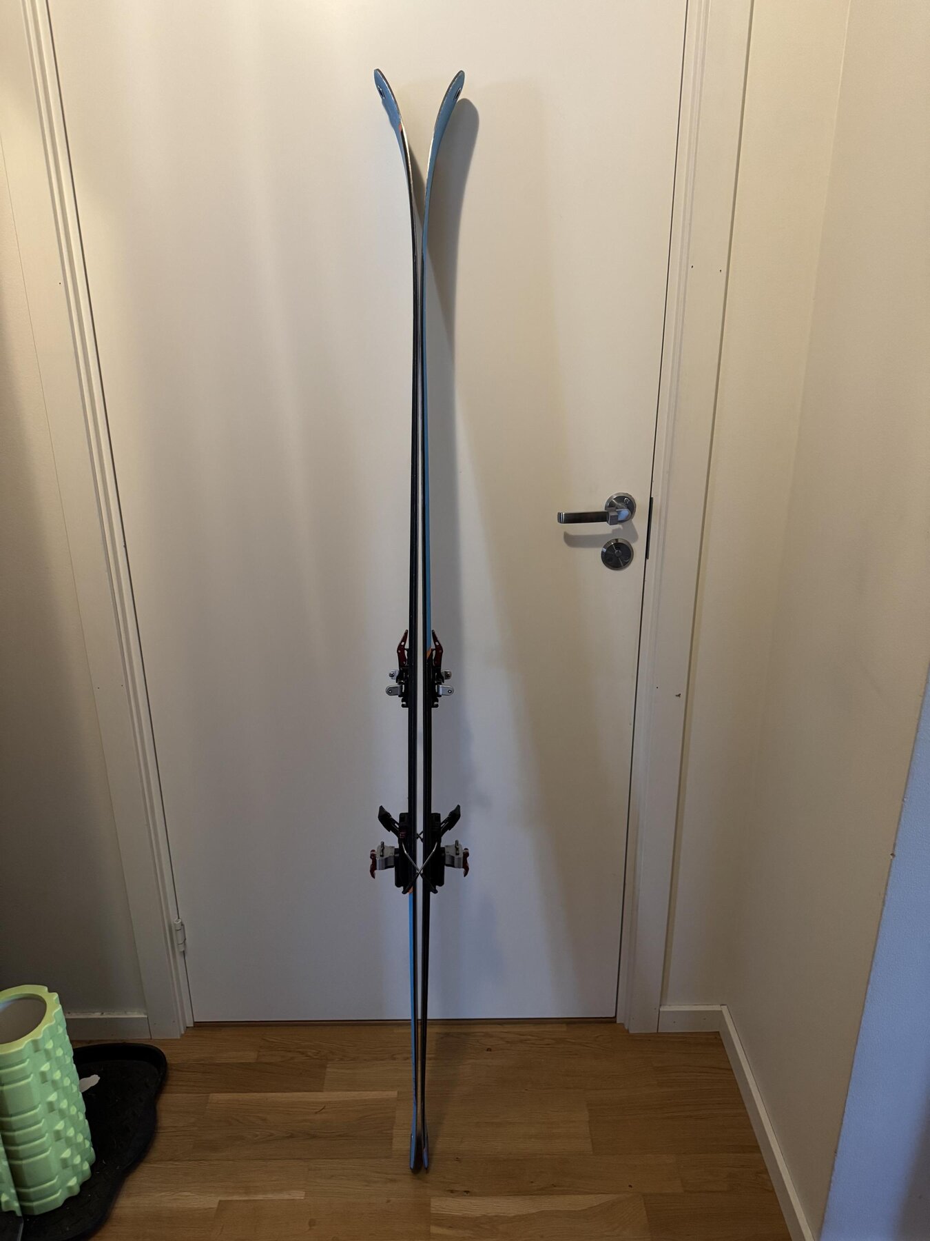 Säljes: K2 Talkback 96 163 cm – 2021 med ATK Crest 10 bindning + hudar ...