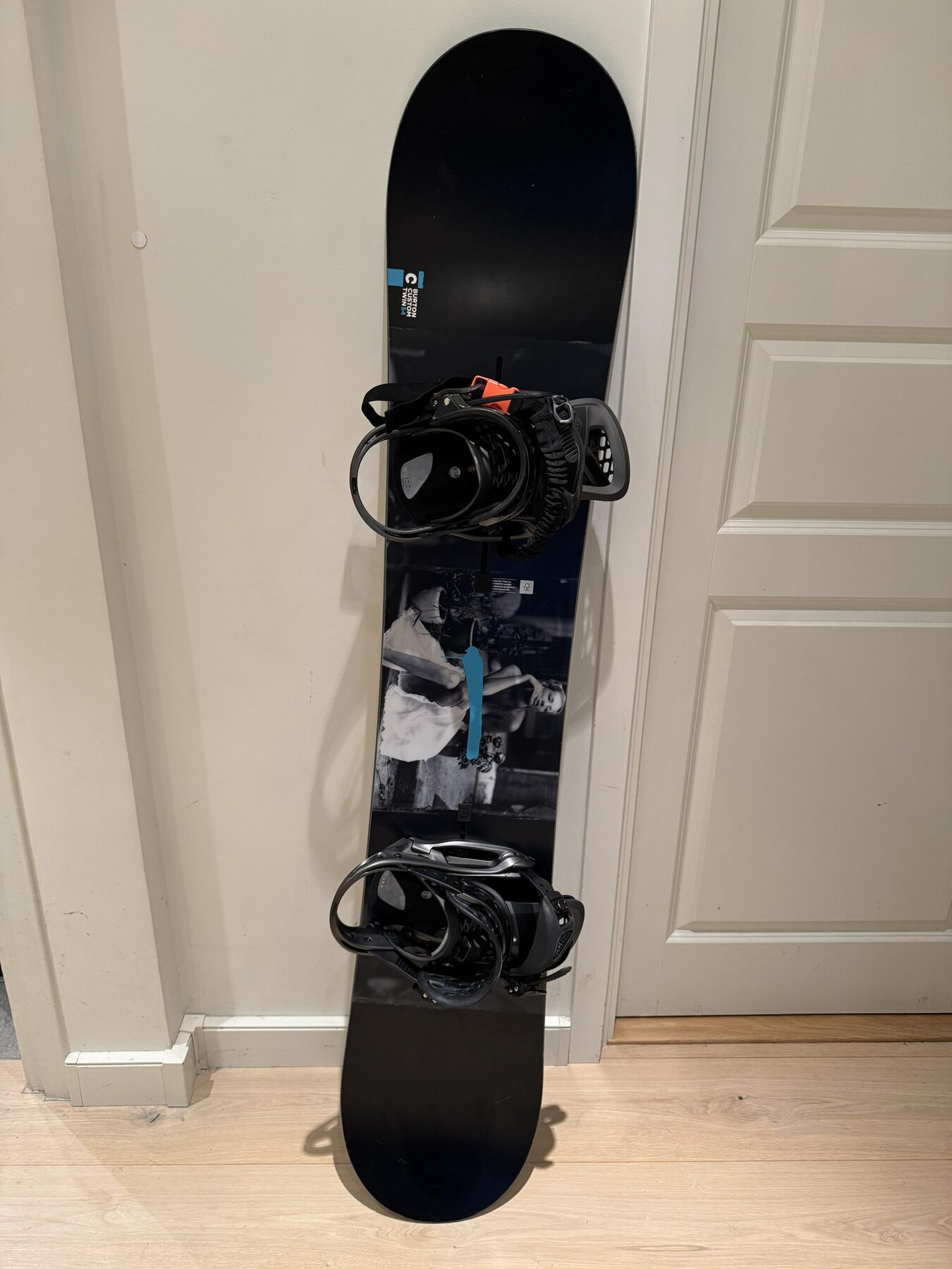 Säljes: Burton Custom Twin 154 Camber + Genesis EST M + Burton bag ...