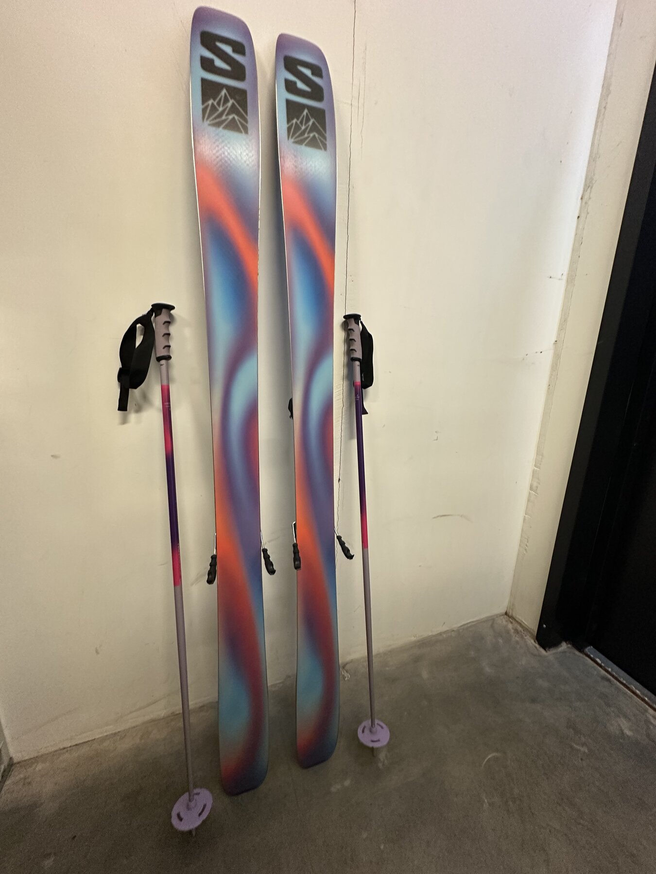 Säljes: Salomon QST 98 24/25 ink monterad Tyrolia Attack bindning ...